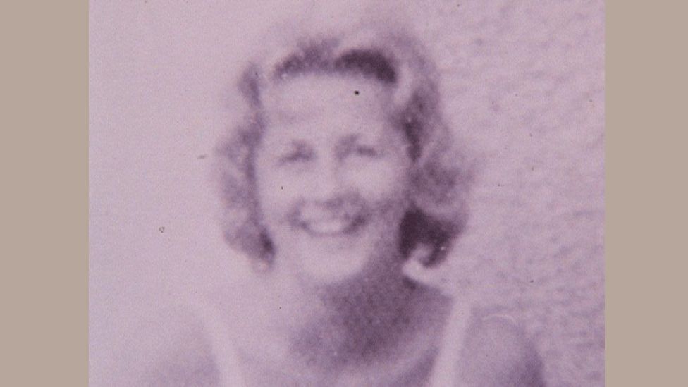 The missing: 40 years of seeking Renee and Andrew MacRae - BBC News