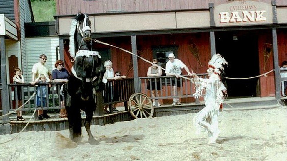 Petition aims to bring American Adventure back to life - BBC News