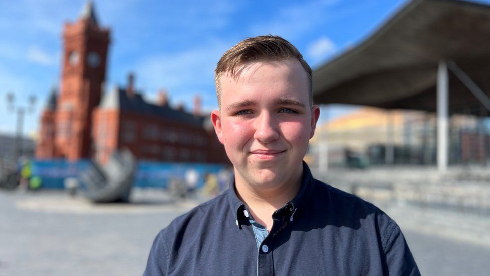 Cymry yn Llundain ar gyfer angladd y Frenhines - BBC Cymru Fyw