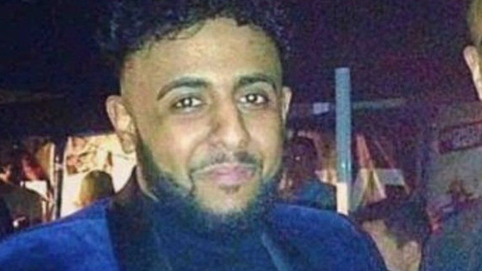 Mouayed Bashir yn gweiddi wrth i'r heddlu ei atal - cwest - BBC Cymru Fyw