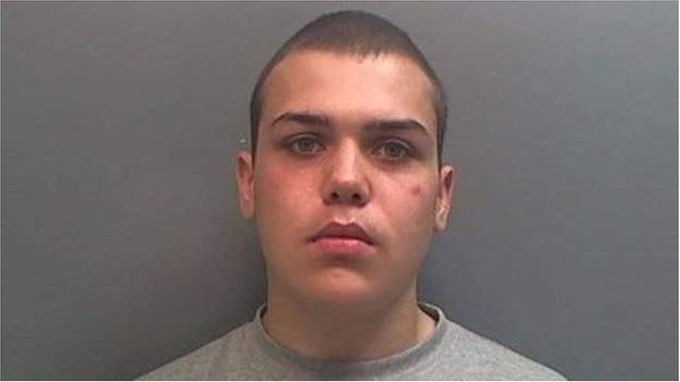 Killer jailed after man stabbed to death in Crewe - BBC News