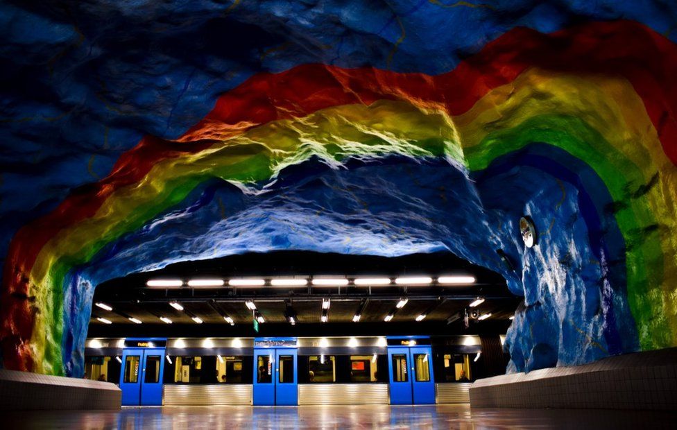 Your pictures on the theme of 'city life' - BBC News