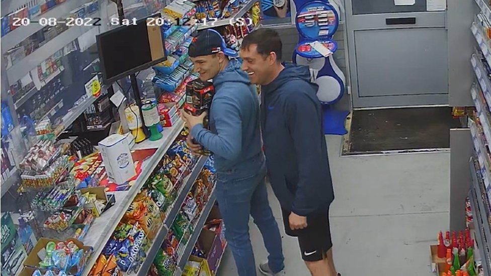 Ashley Dale: Gunman deposited £1k after killing, court hears - BBC News