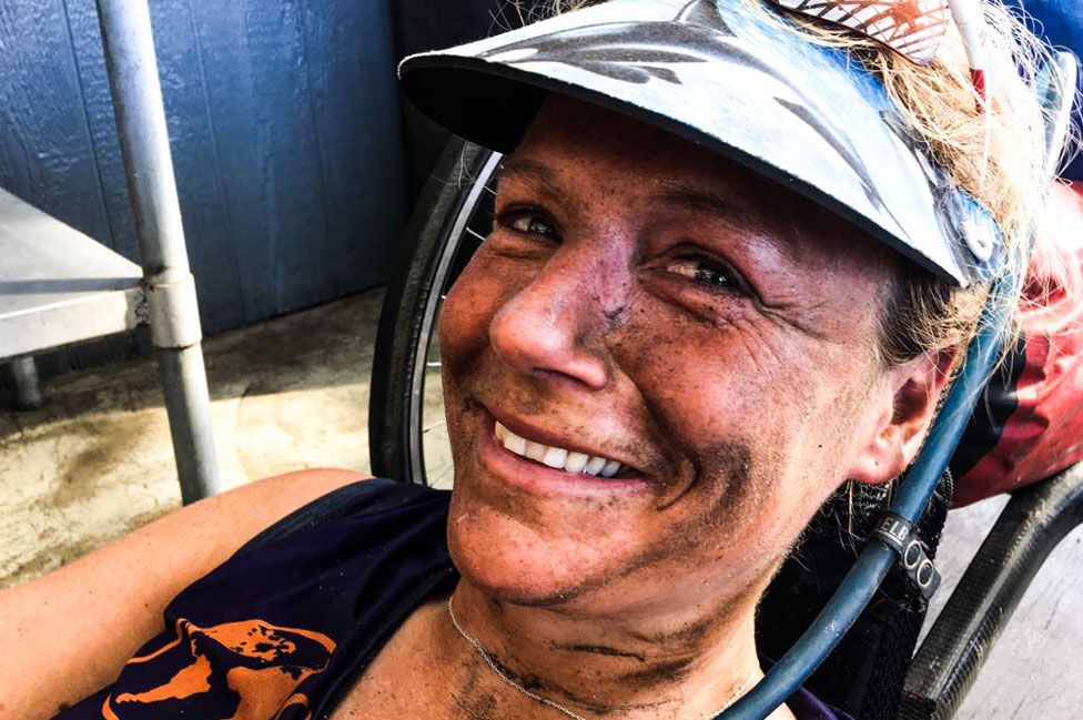 Karen Darke hand-cycles 2,000 miles down N America coast - BBC News