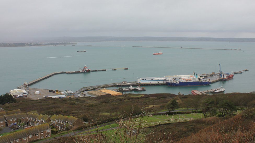 Portland Port ferry crew 'could be home by weekend' - BBC News