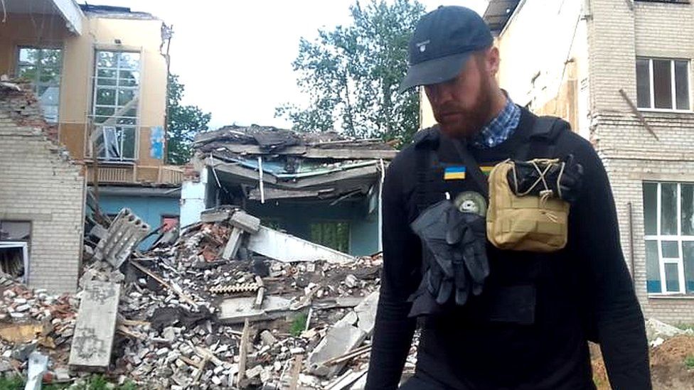 Chippenham man joins second aid mission to Ukraine - BBC News