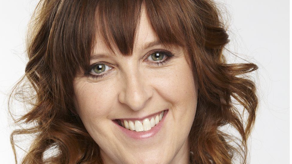 How do you decide on a baby name? - BBC News