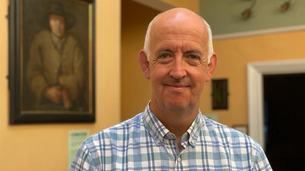 Latitude Festival: Hotel guests in 'room only' rule - BBC News