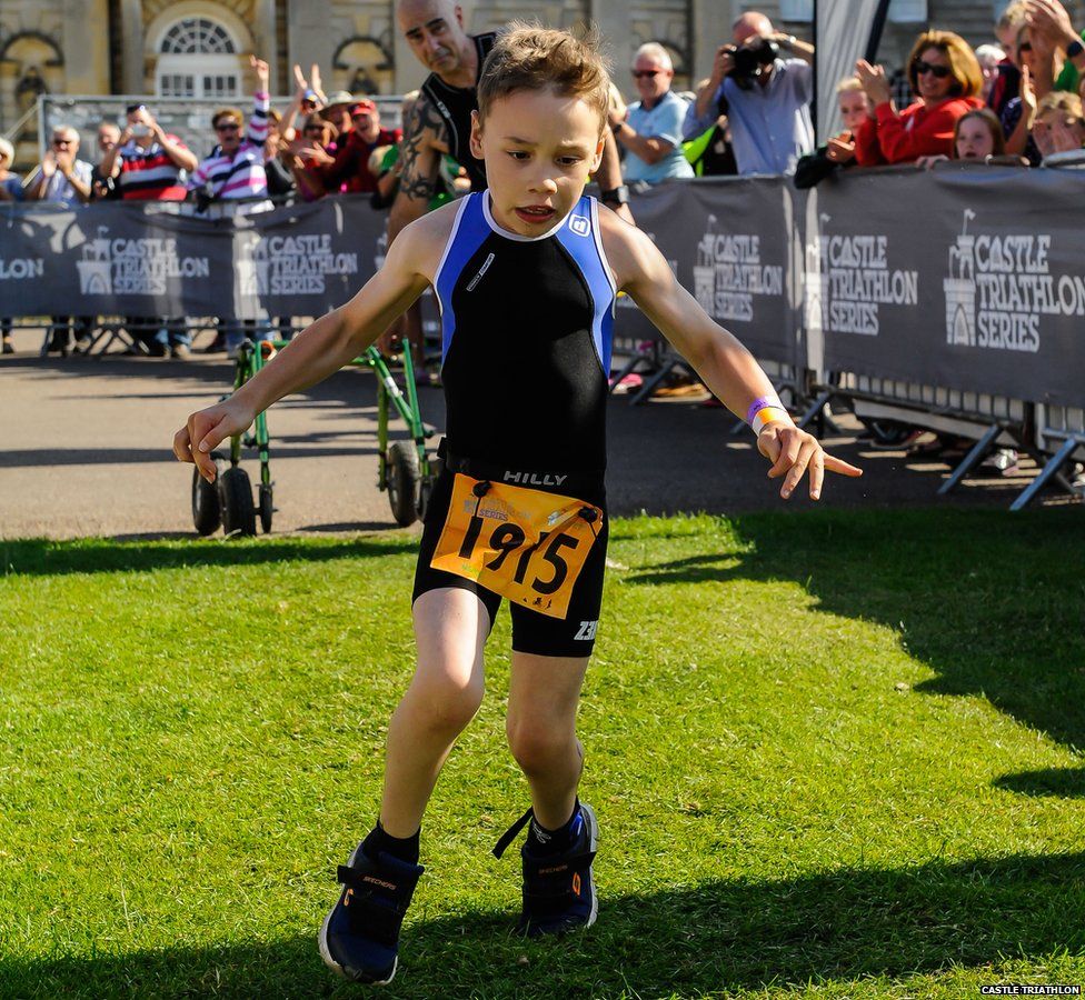 Bailey Matthews: 8-year-old completes his first triathlon - BBC Newsround