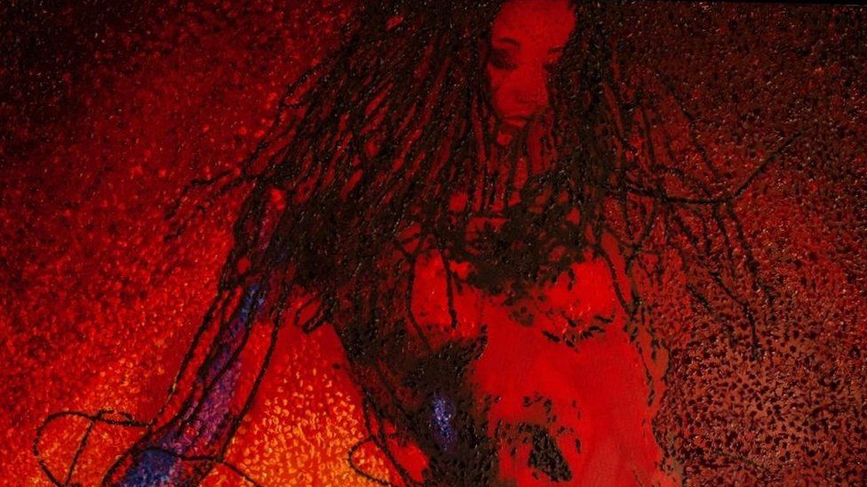 Cheryl Roach: Health battle inspired model's art show - BBC News