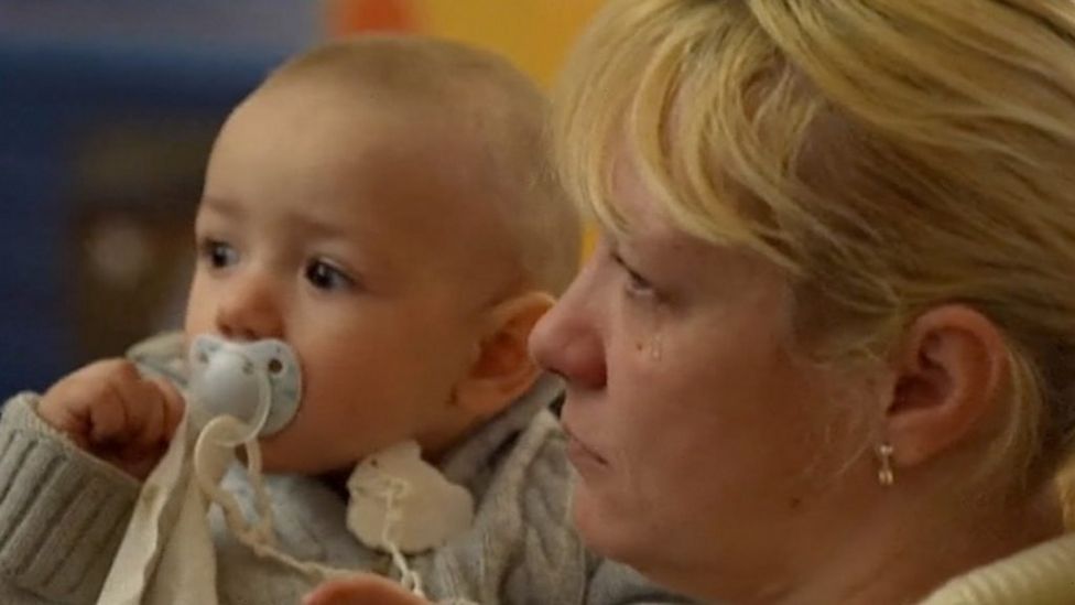 Ukraine: Premature babies struggling for life in bombed cities - BBC News