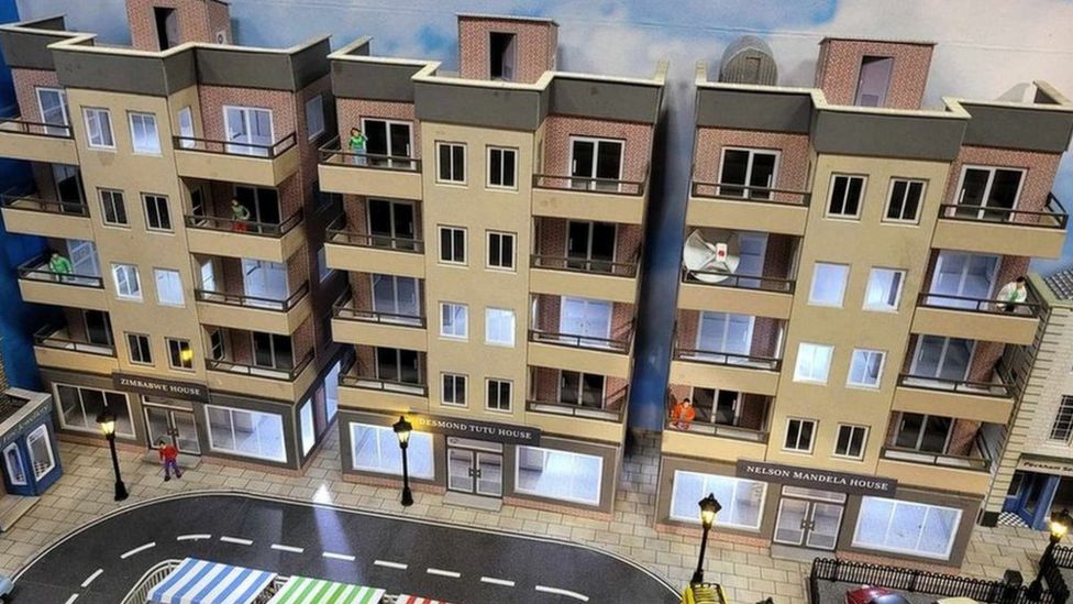 Only Fools and Horses fan creates model Peckham - BBC News