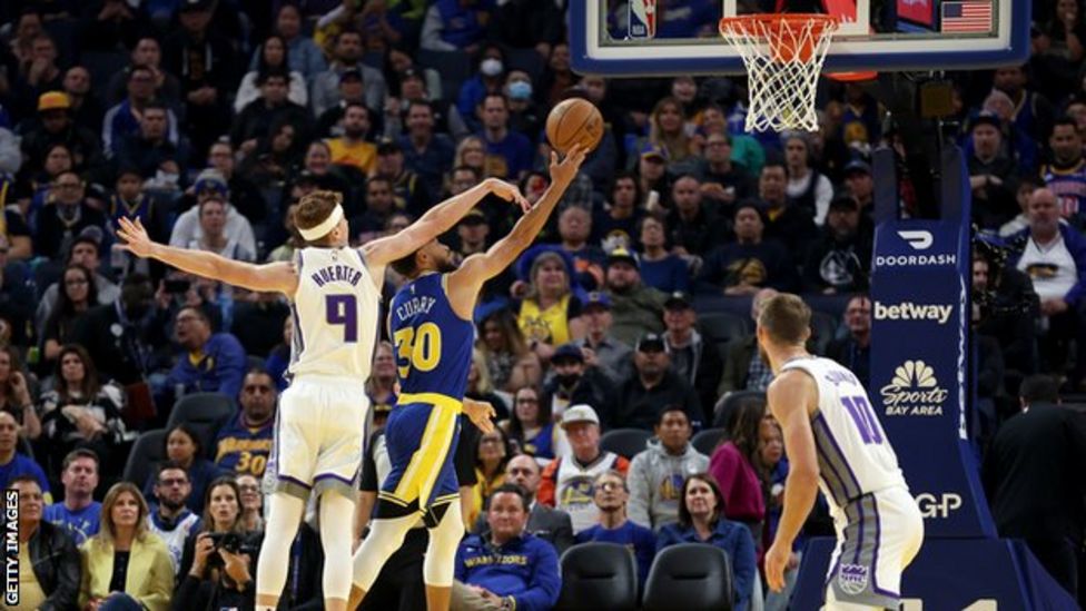 NBA: Stephen Curry 'lights the fire' as Golden State Warriors beat ...