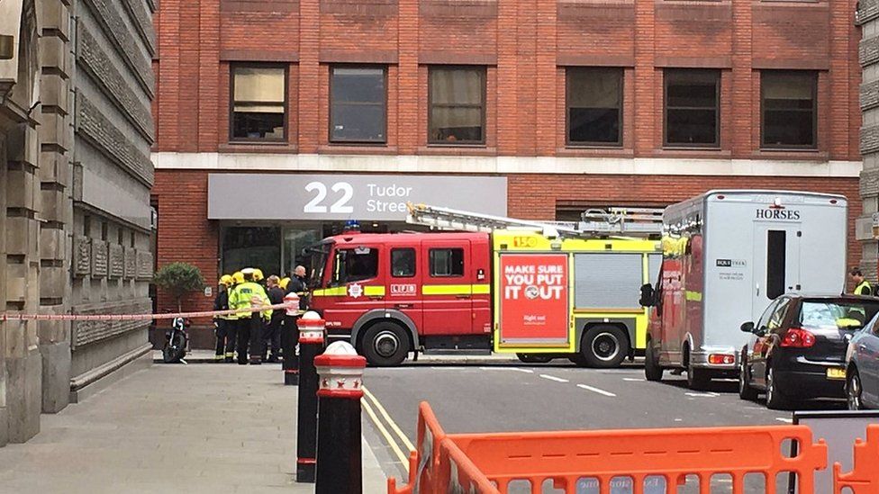 Pavement 'explodes' in Blackfriars injuring woman - BBC News