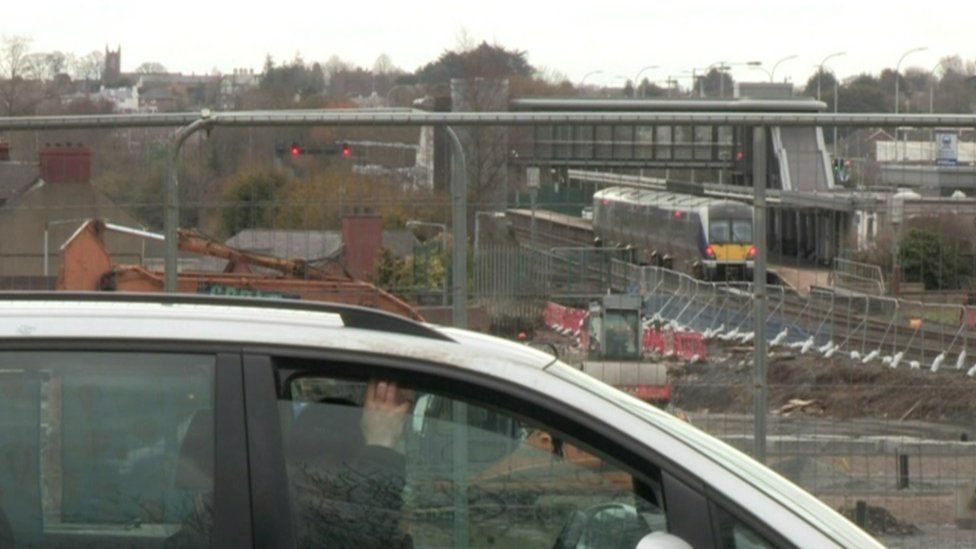 Replacing Portadown's peace lines - BBC News