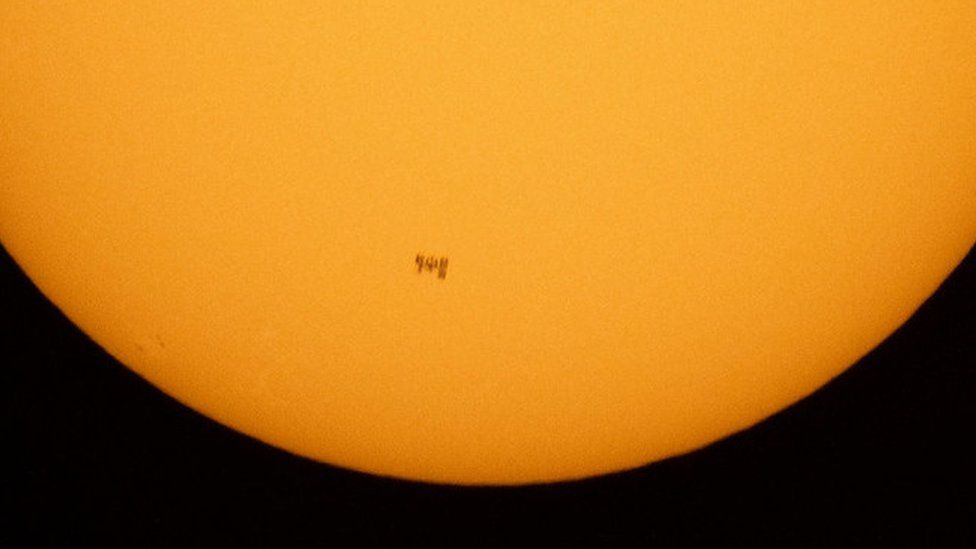Nasa: Pictures of the ISS transiting the sun - BBC Newsround