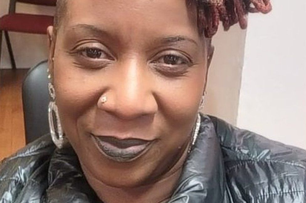 On patrol with the PCs trying to make Croydon safer - BBC News