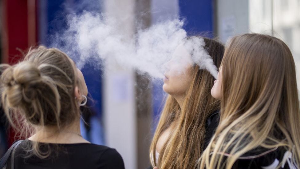 Parents warned over vapes 'laced with additional substances' - BBC News