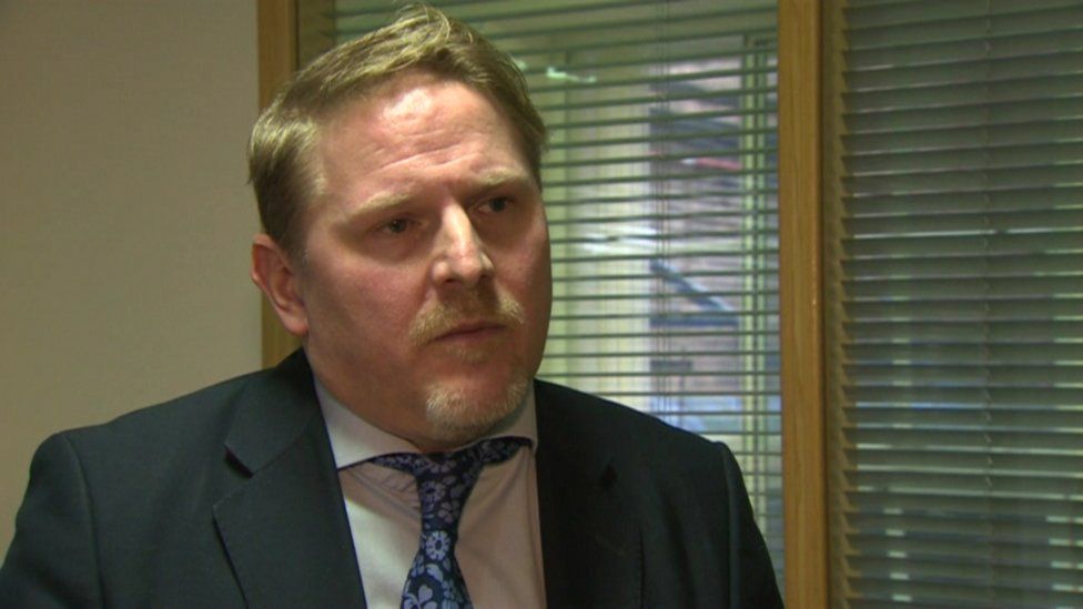 Northern Ireland unemployment hits another record low - BBC News