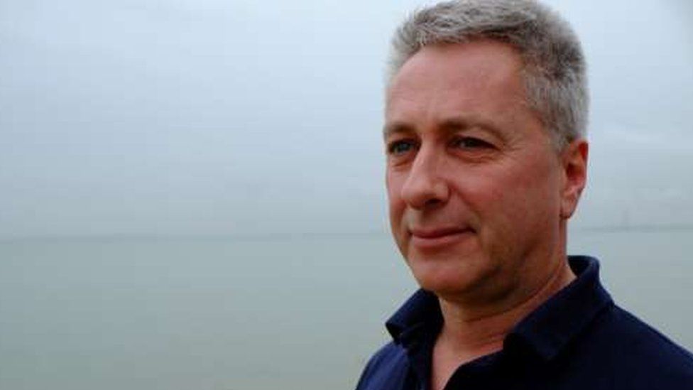 Ray Creek Kite surfer death: Mark Paxton 'talented' - BBC News