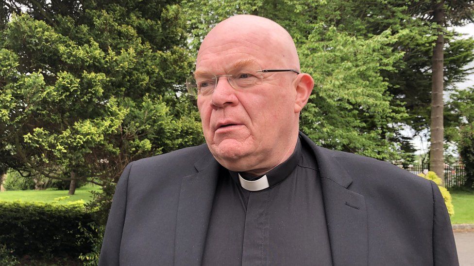 Rebecca Browne: Family heartbroken after woman killed by police car - BBC News