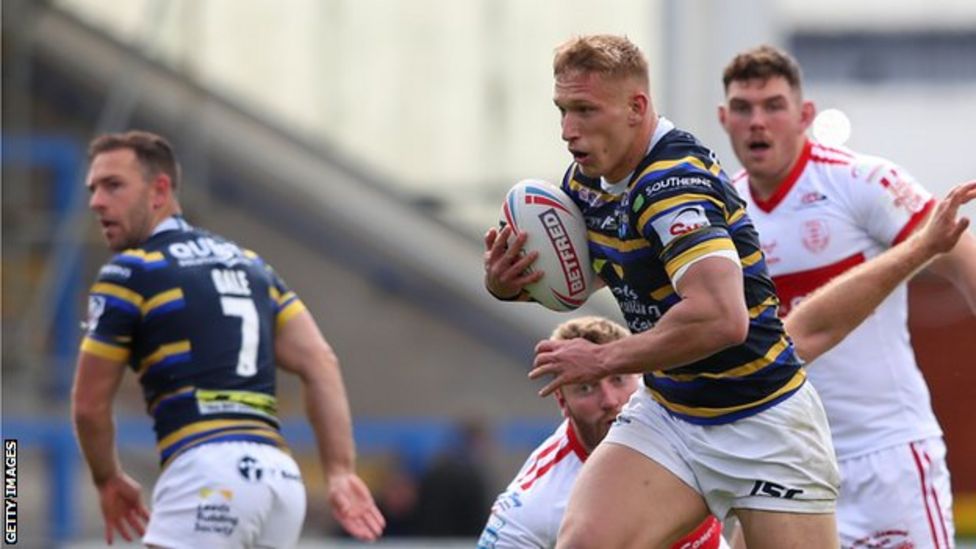 Mikolaj Oledzki: Leeds Rhinos prop signs new four-year contract - BBC Sport