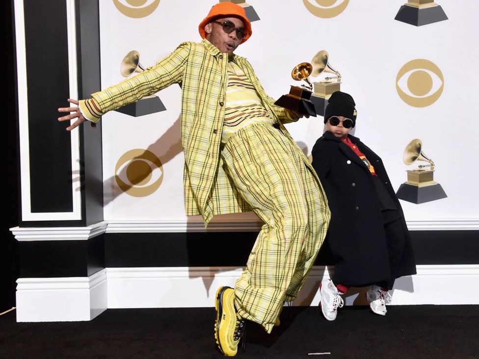 In pictures: Grammy winners and performances - BBC News