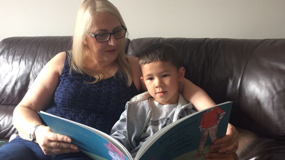 Ally Bally Bee book project to help children learn about dementia - BBC ...