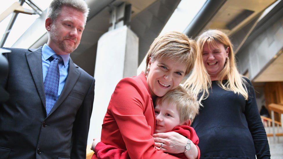 Brain family give evidence to MPs in session on Skye - BBC News