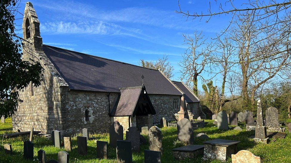 Goronwy Owen: Dweud y stori'n llawn - BBC Cymru Fyw