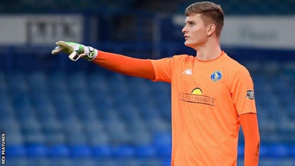 Archie Mair: Lincoln City sign Norwich City goalkeeper on loan - BBC Sport