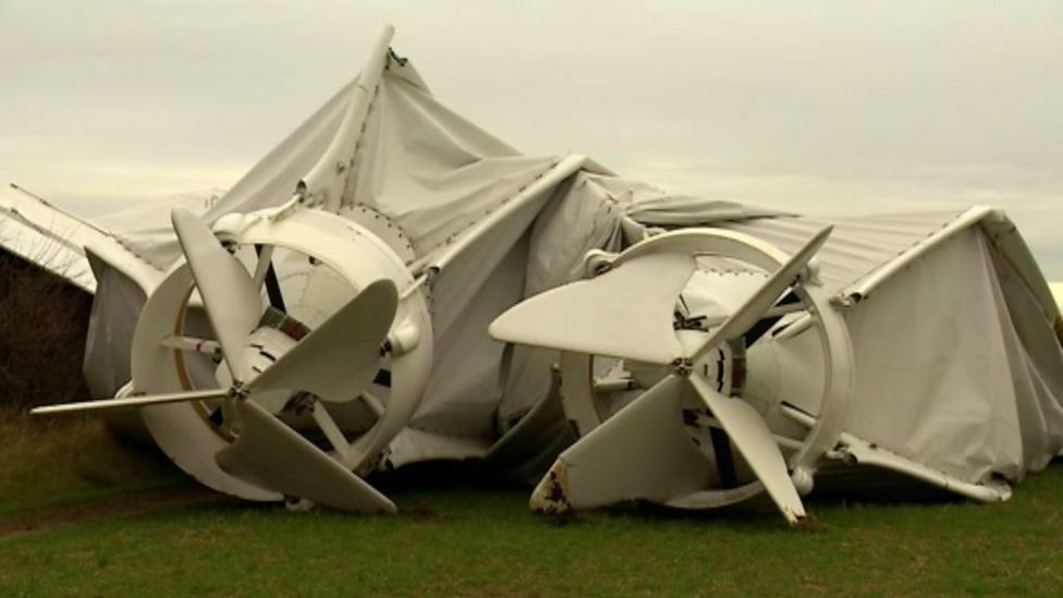 Lock failure caused Airlander collapse at Bedfordshire base - BBC News
