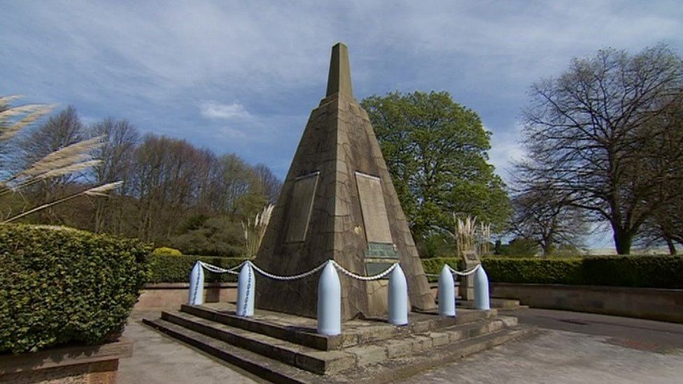 WW1 Chilwell factory blast memorial clean-up call - BBC News