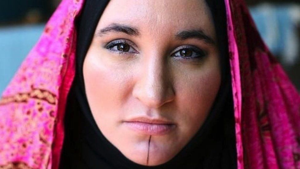 Pum munud gyda Hanan Issa, Bardd Cenedlaethol Cymru - BBC Cymru Fyw