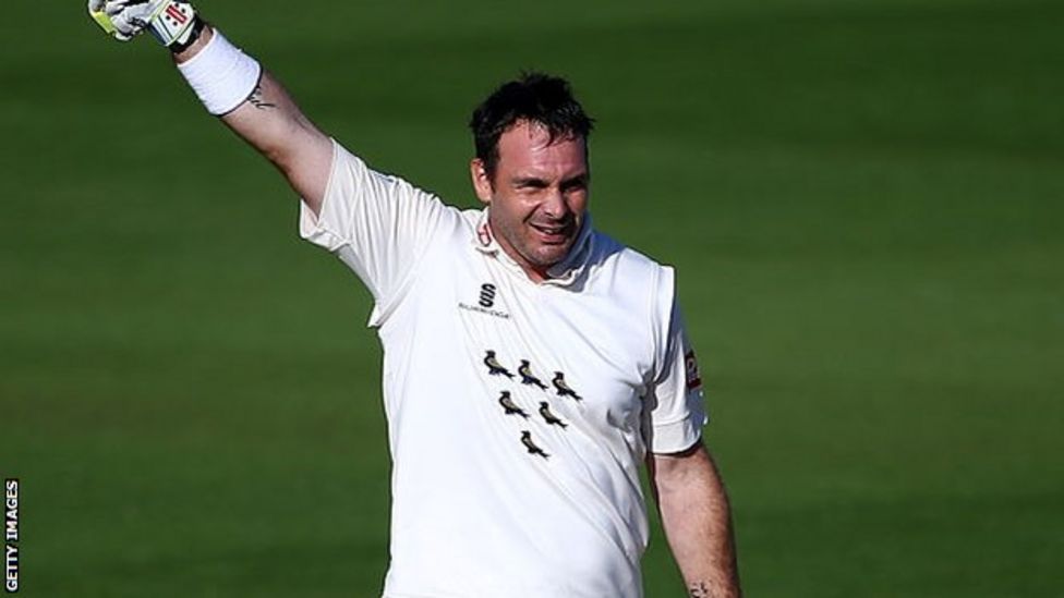 County Championship: Michael Yardy & Ashar Zaidi revive Sussex - BBC Sport
