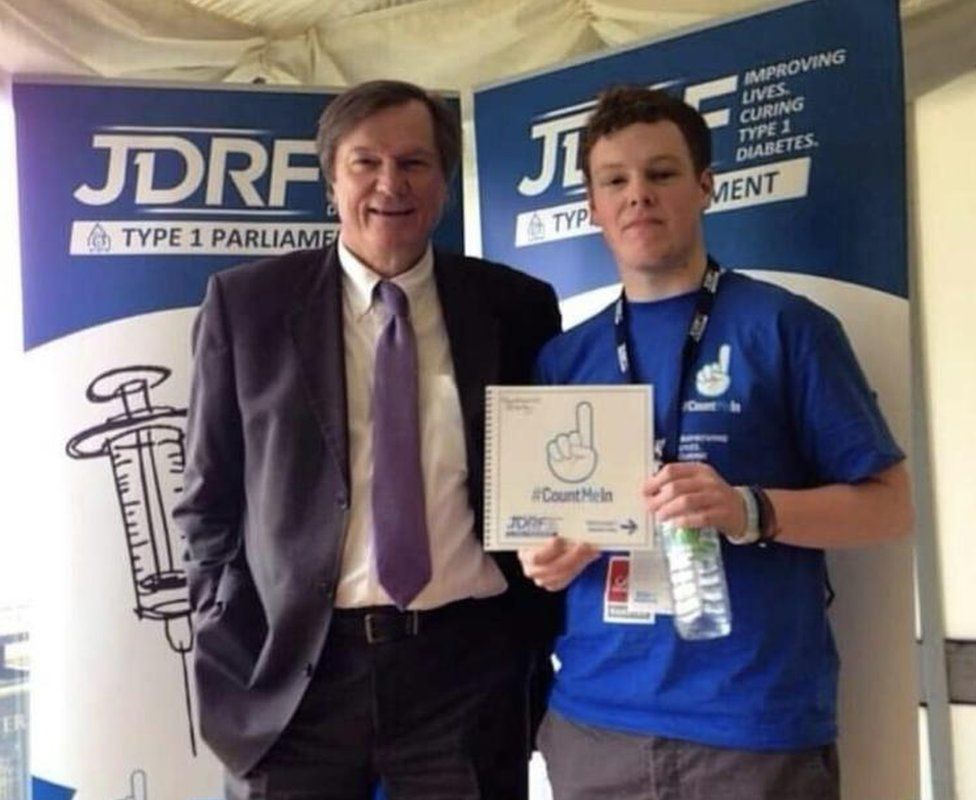 Nathaniel Bierley: Loving brother died after attack on night out - BBC News