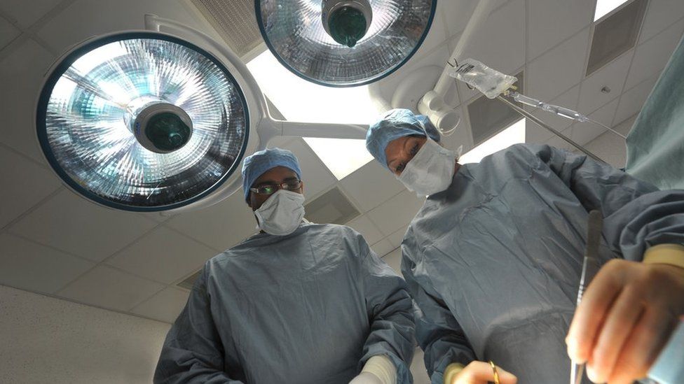 Diagnosing the problem with locum doctors - BBC News