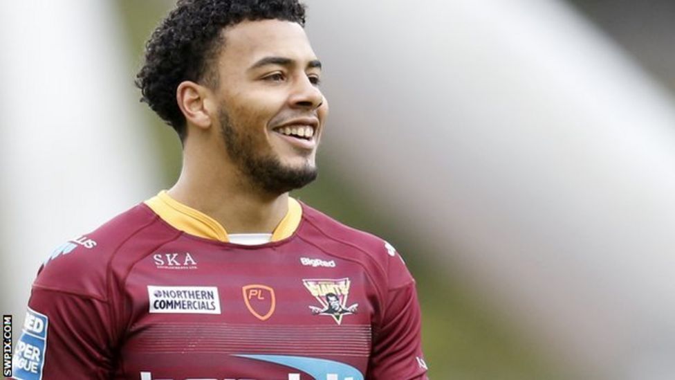 Darnell McIntosh: Hull FC sign Huddersfield Giants winger on three-year ...