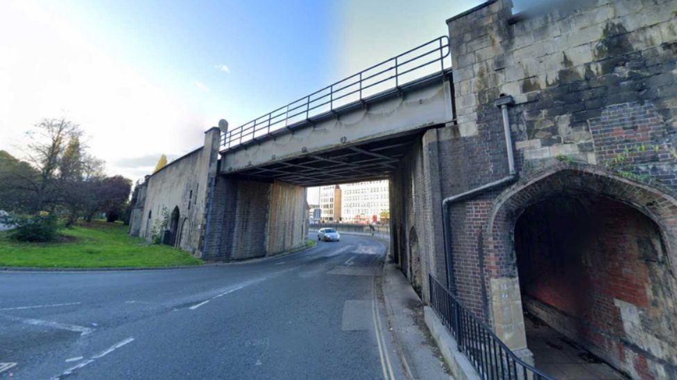Bath's Claverton Street railway bridge to undergo months of repairs ...