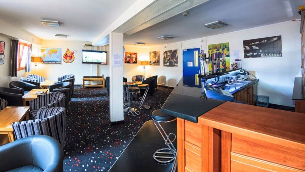 Migrant barge: Portland is a dumping ground, residents say - BBC News