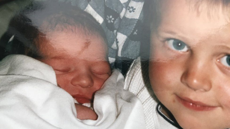 Conner Marshall: Flashbacks of murdered son's injuries - BBC News