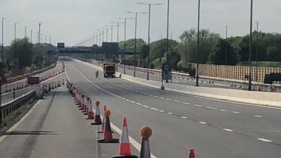 M4 Hayes-Theale: Smart motorway reopening under way - BBC News