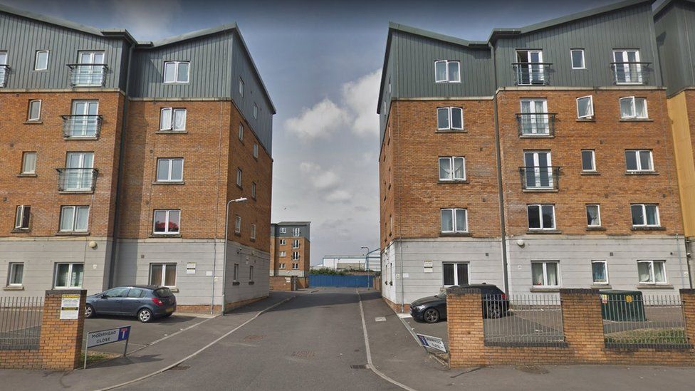 Girl in hospital after Splott hit and run - BBC News