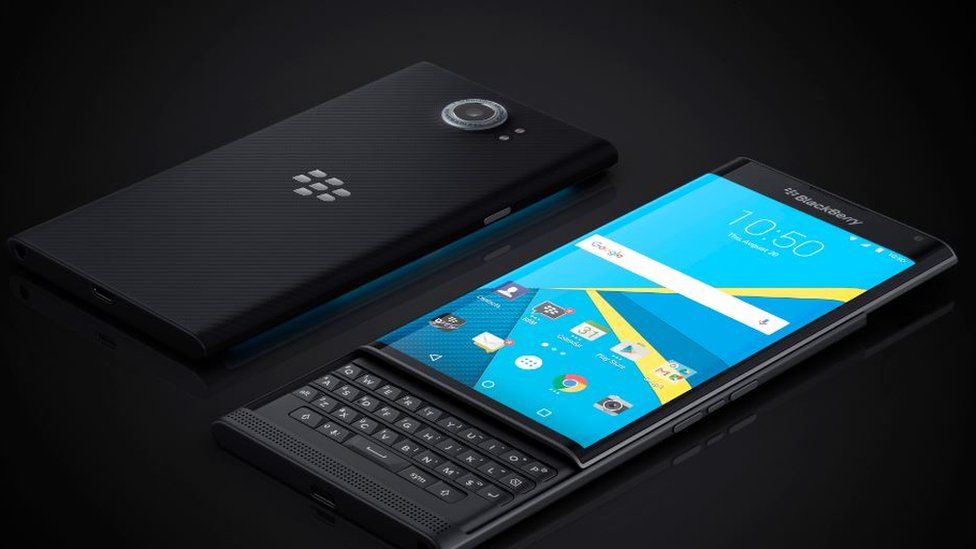 Blackberry revival hopes boosted by revenue rise - BBC News