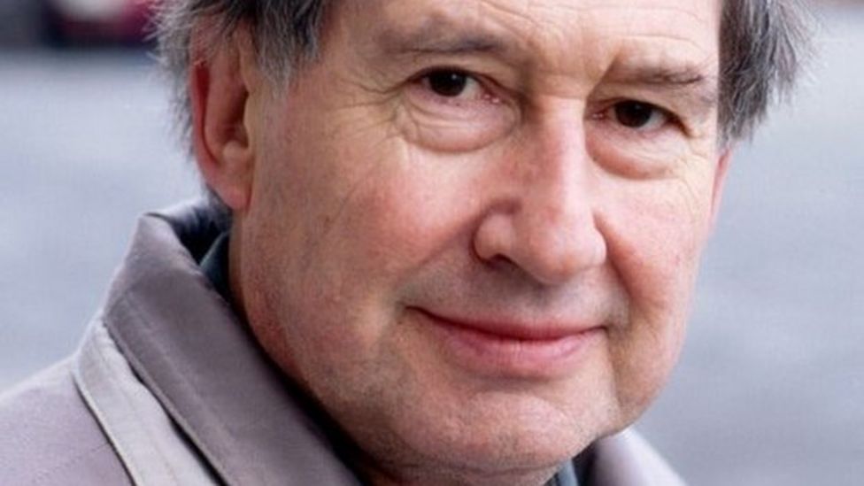 Reggie Perrin writer David Nobbs dies - BBC News