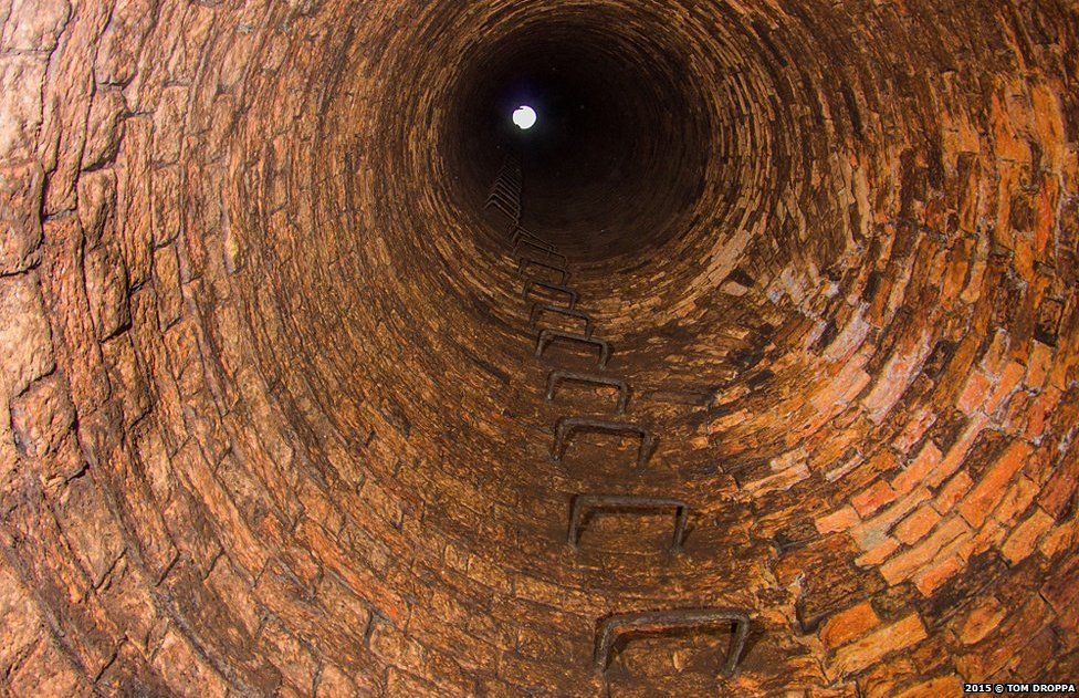 The climb that left me frozen with fear - BBC News