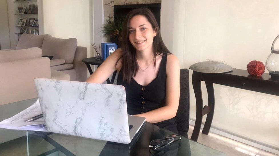 Coronavirus: English cricket coach in Argentina lockdown - BBC News