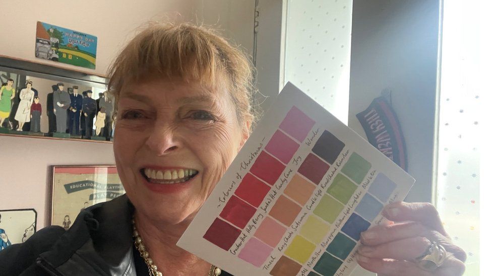 Royal Mail deliver late Christmas cards in February - BBC News