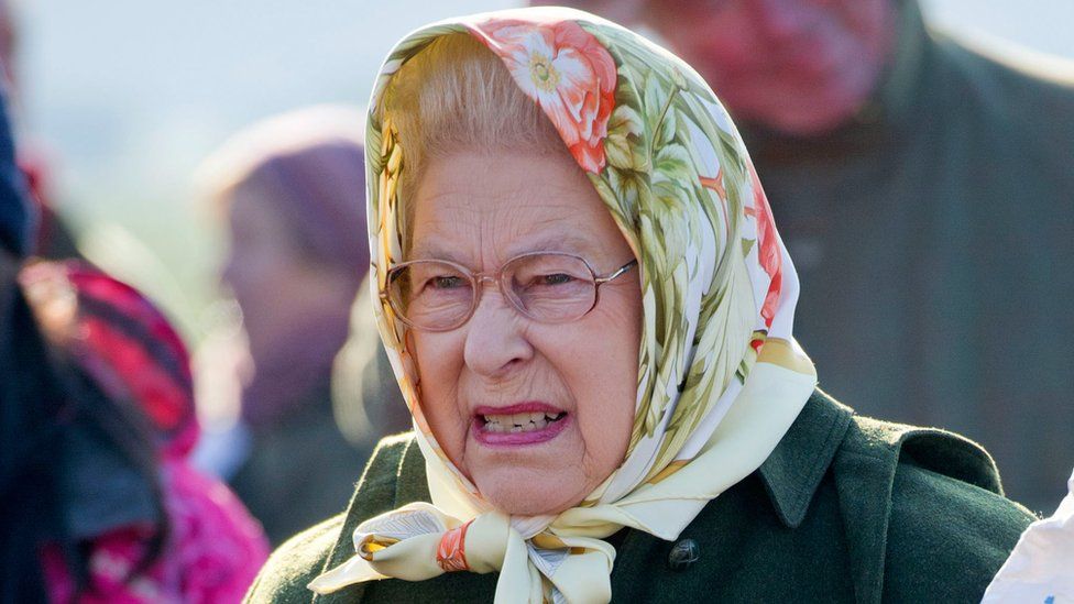 Sarcastic Brits take down US alt-right host over 'Muslim Queen' - BBC News