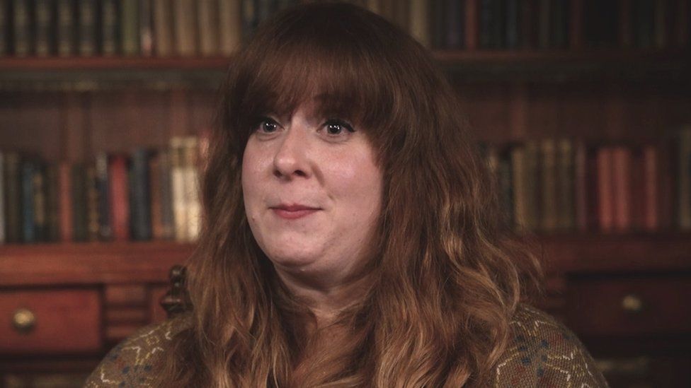 Gwlad y Cynfasau Gwynion: Bwganod Amlycaf Cymru - BBC Cymru Fyw